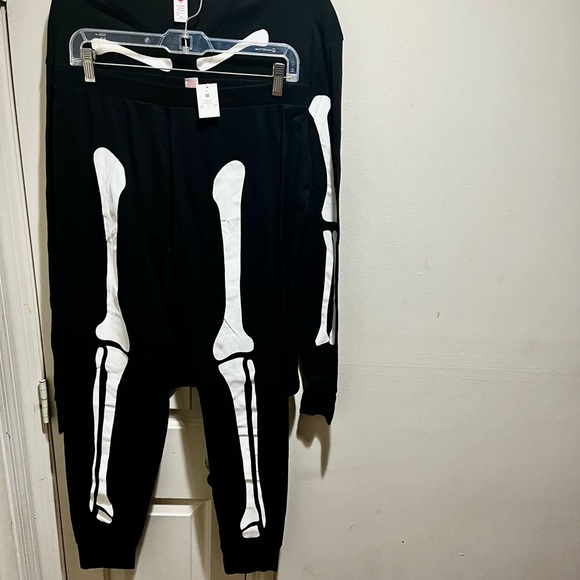 Other | Nwt Skeleton Themed Halloween Pajama Set For Men | Poshmark